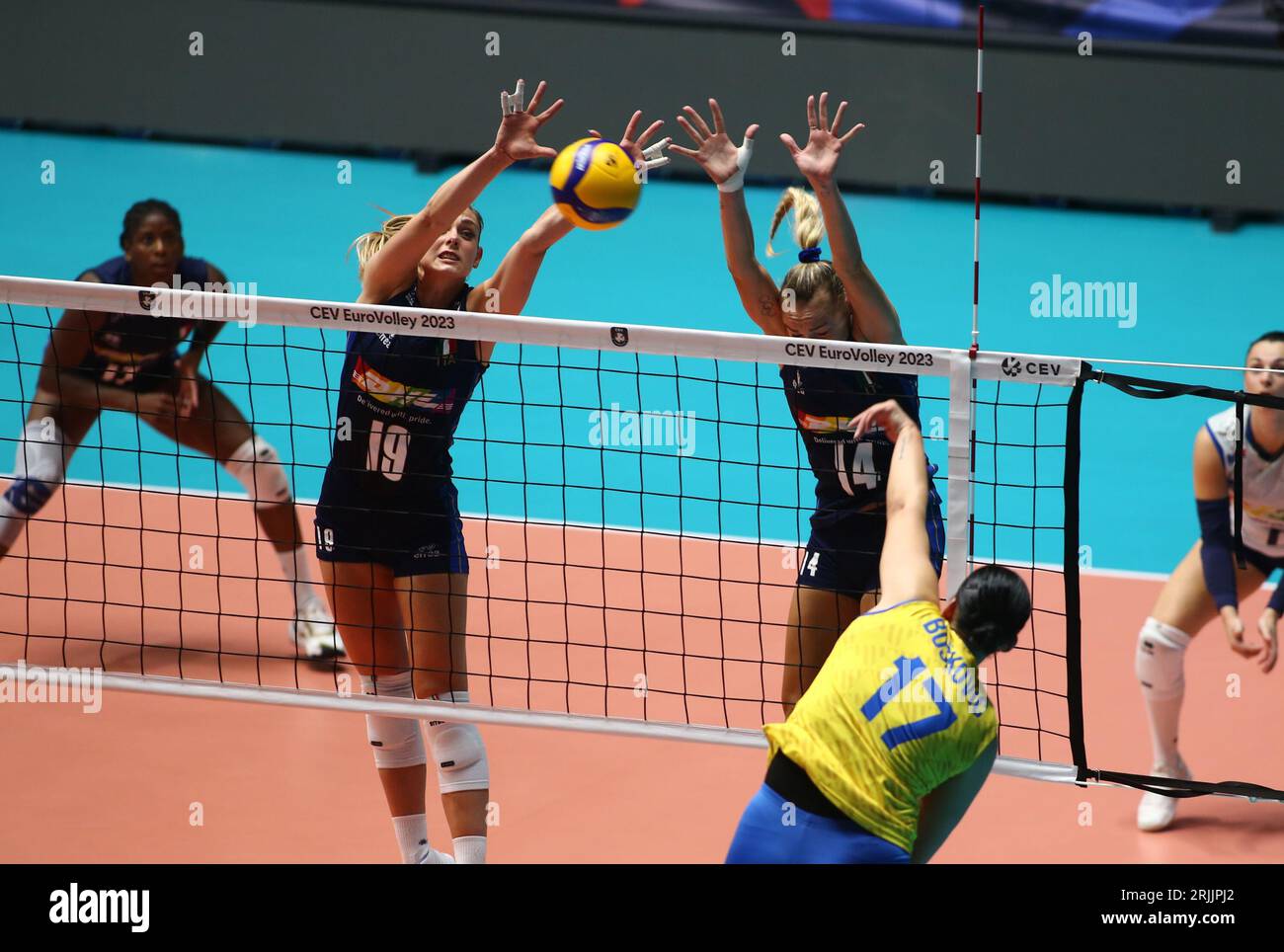 Edina begic Banque de photographies et d’images à haute résolution - Alamy