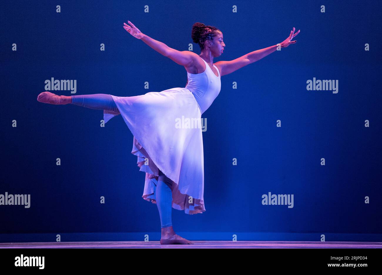 Ashley Mayeux de la principale compagnie de danse contemporaine Alvin ...