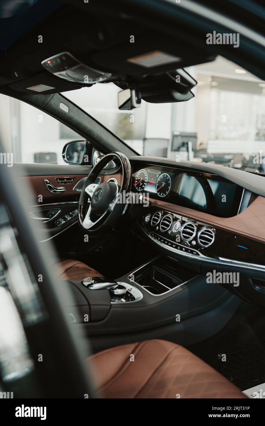 Mercedes maybach car Banque de photographies et d’images à haute ...
