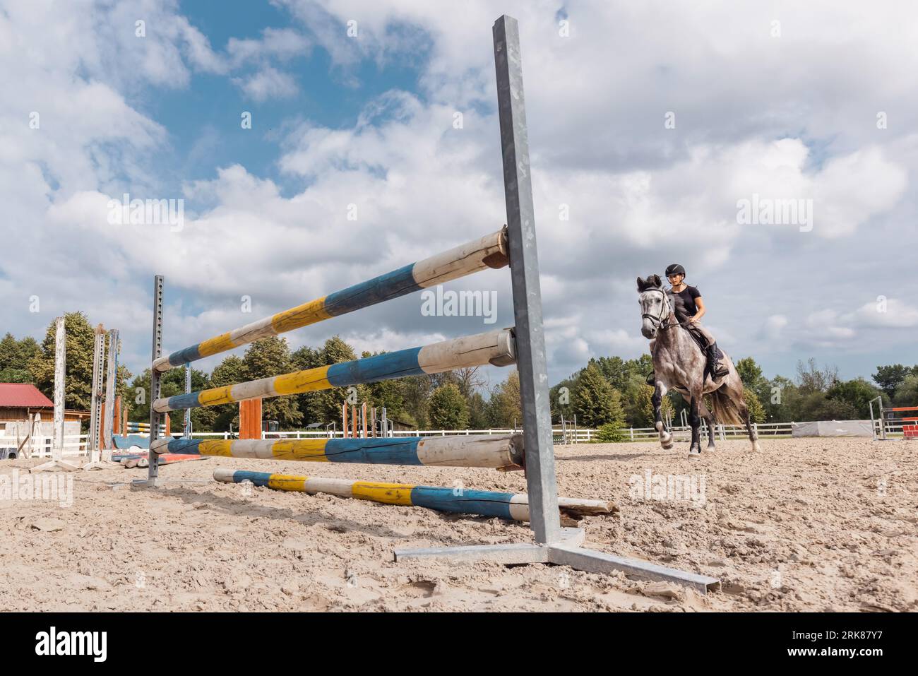 Avec un saut à cheval Banque de photographies et d’images à haute ...