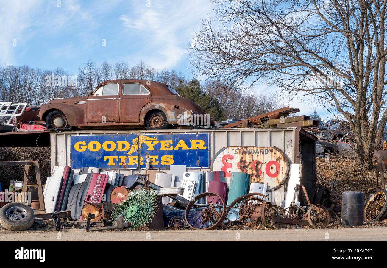 Junk yard Banque de photographies et d’images à haute résolution - Alamy