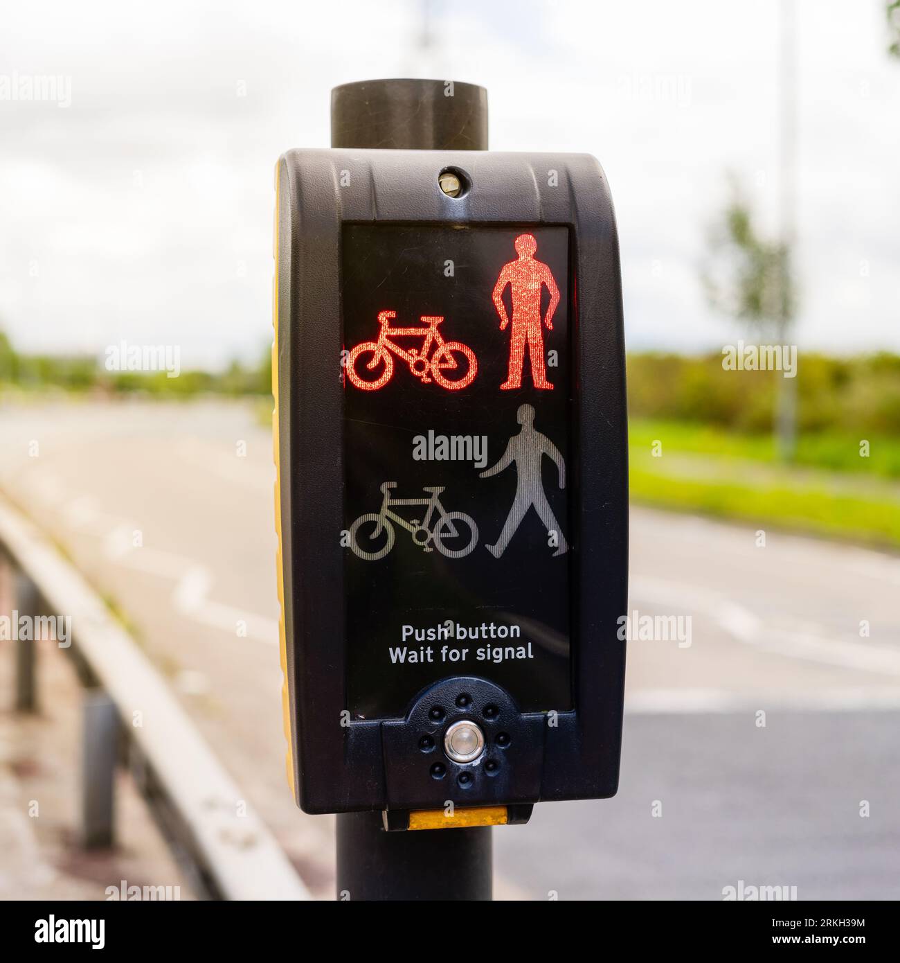 Cross safely Banque de photographies et d’images à haute résolution - Alamy