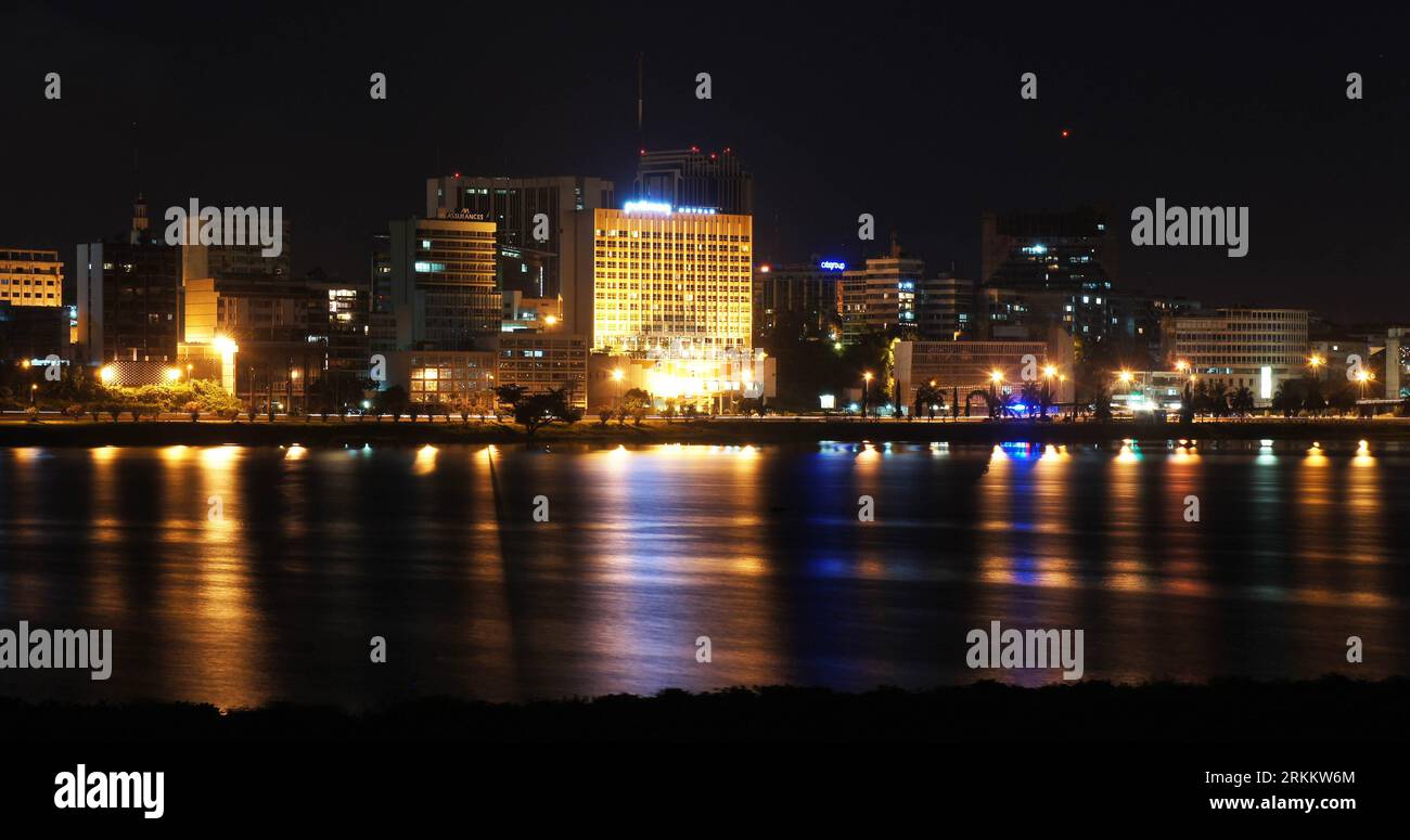 Ivory coast abidjan night Banque de photographies et d’images à haute ...