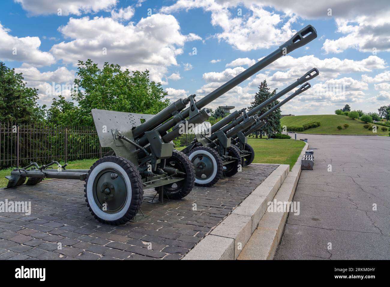 Canon divisionnaire de 76 mm m1942 Banque de photographies et d’images ...