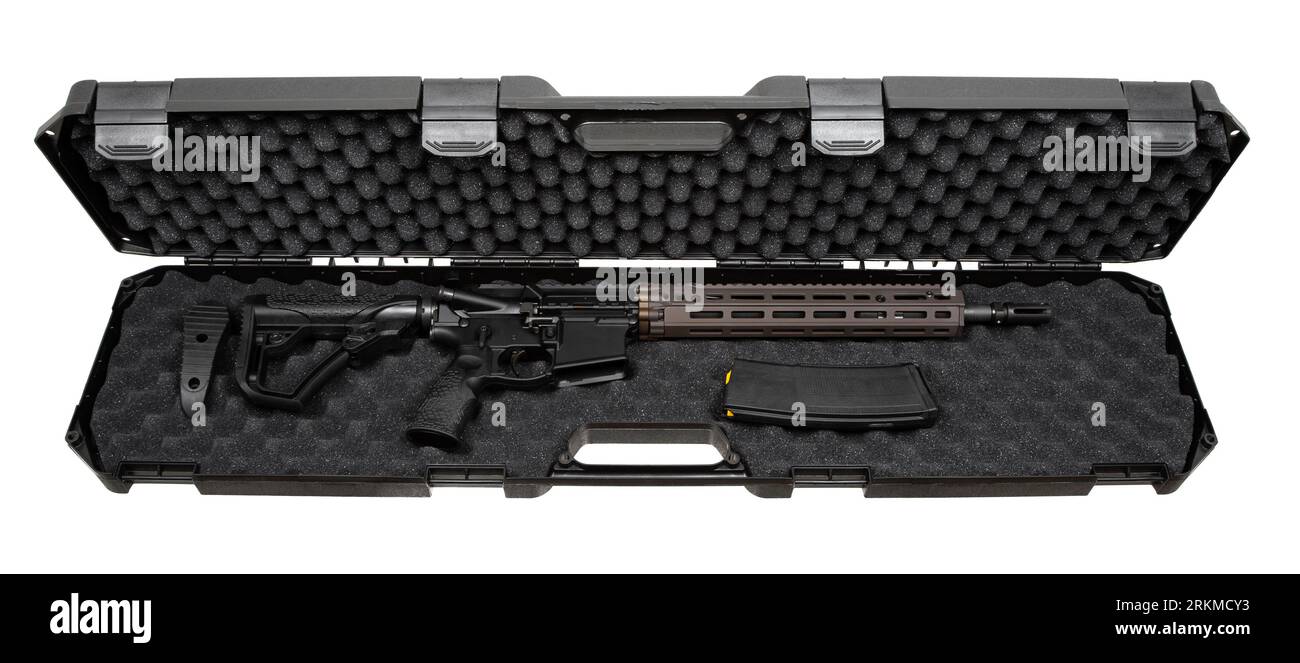 Fusil automatique moderne isolé sur fond blanc. Armes pour la police ...