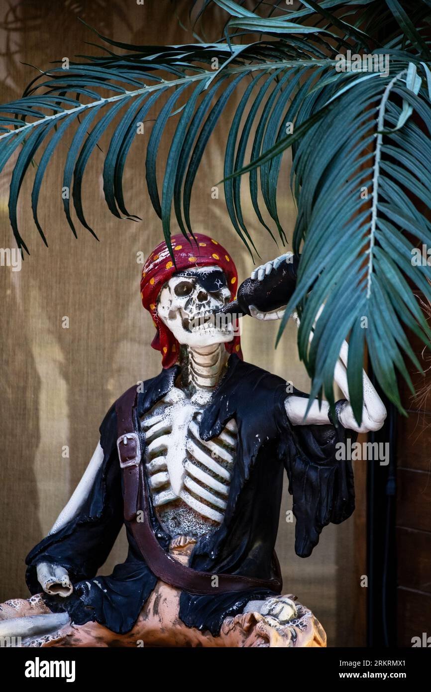 Old man silhouette cutout Banque de photographies et d’images à haute ...