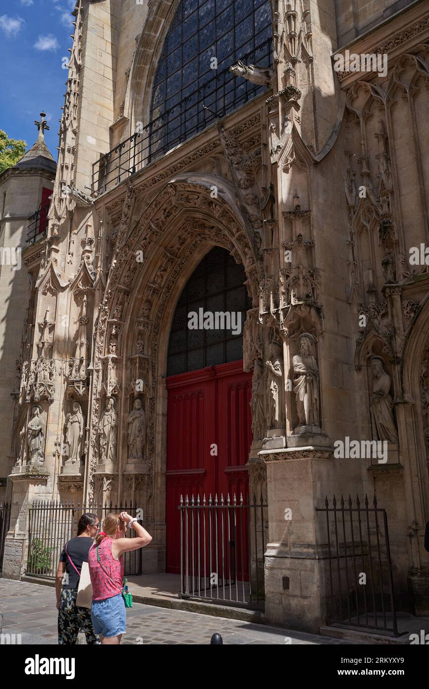 Paris, France -14 juillet 2023 - Paris Église Saint-Merry de style ...
