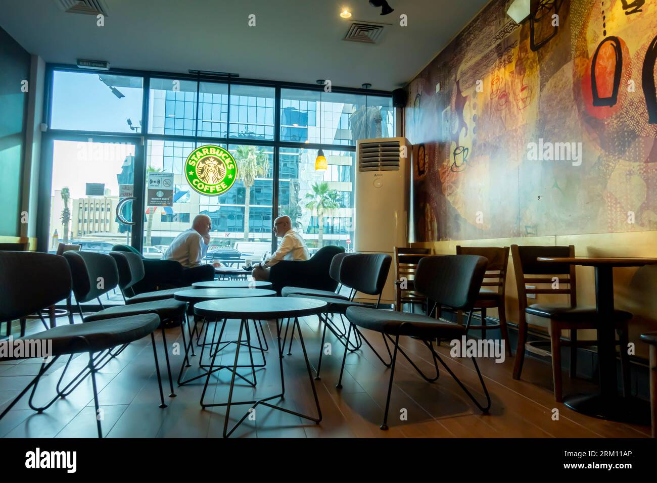 Starbucks interior Banque de photographies et d’images à haute ...