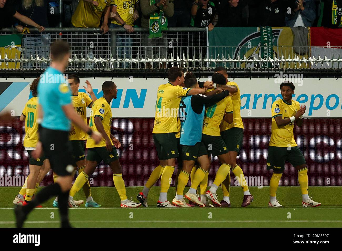 ROTTERDAM, PAYS-BAS - AOÛT 26 : Remy Vita de Fortuna Sittard, Deroy ...