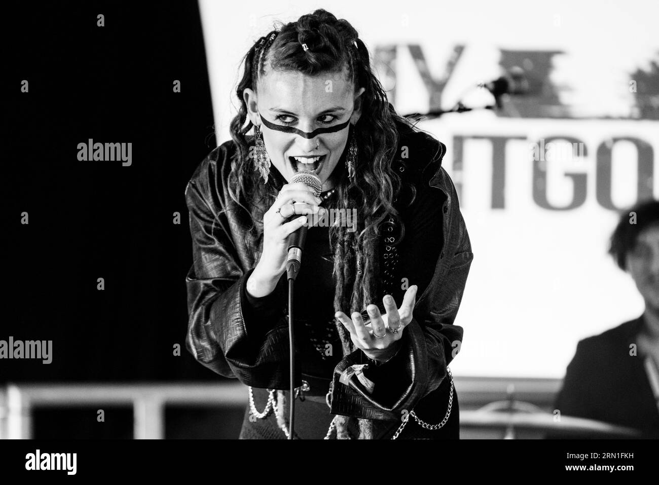 Amy montgomery chanteuse Banque d'images noir et blanc - Alamy
