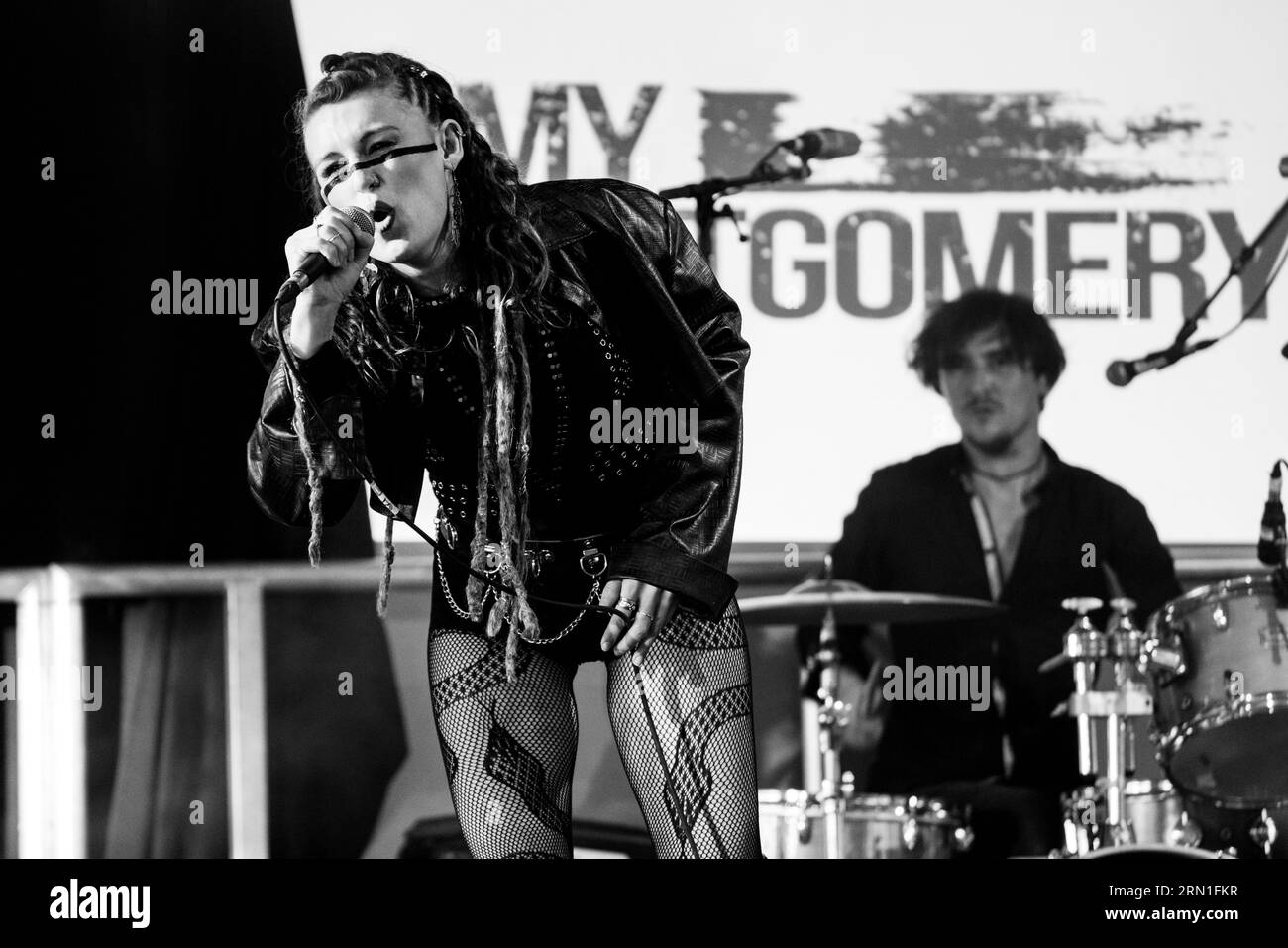 Amy montgomery chanteuse Banque d'images noir et blanc - Alamy