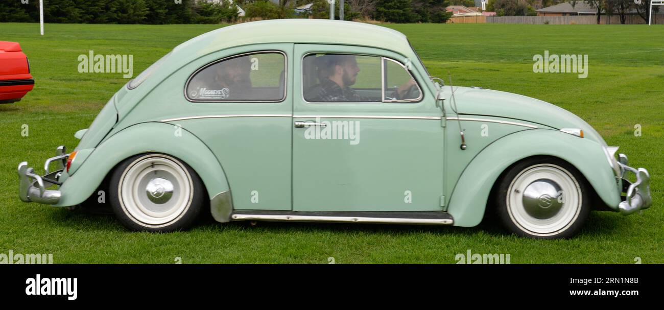 Old green beetle vw volkswagen Banque de photographies et d’images à ...