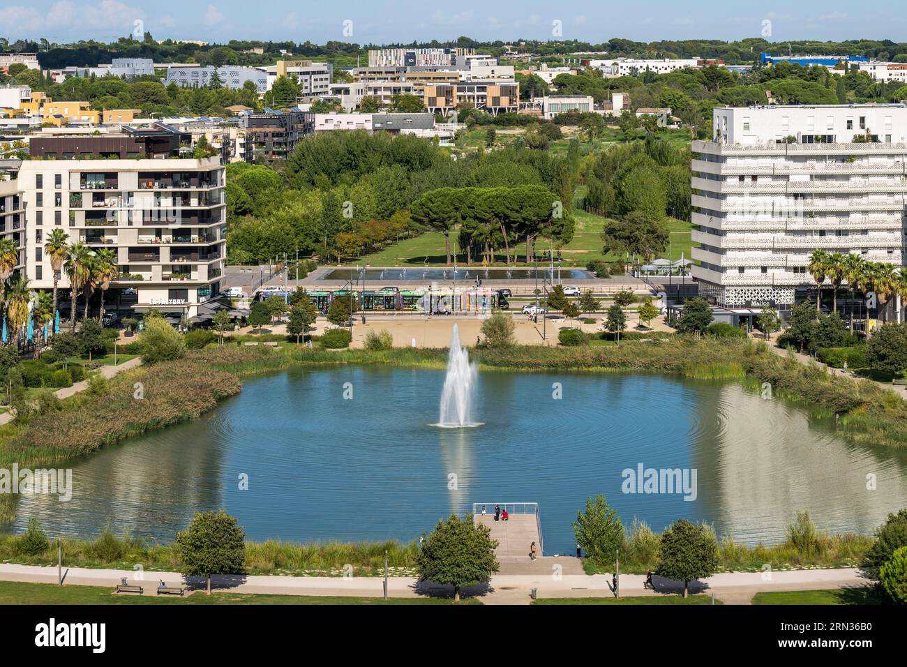 France, Hérault, Montpellier, quartier Port Marianne, immeubles autour ...