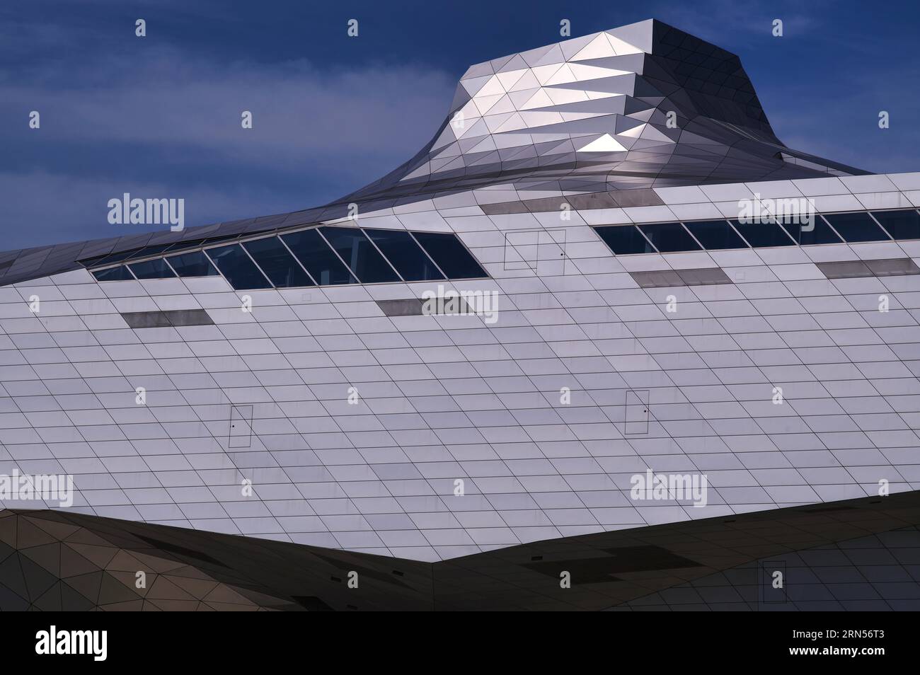 Musée des Confluences Musée, Architecture moderne dans le quartier de ...