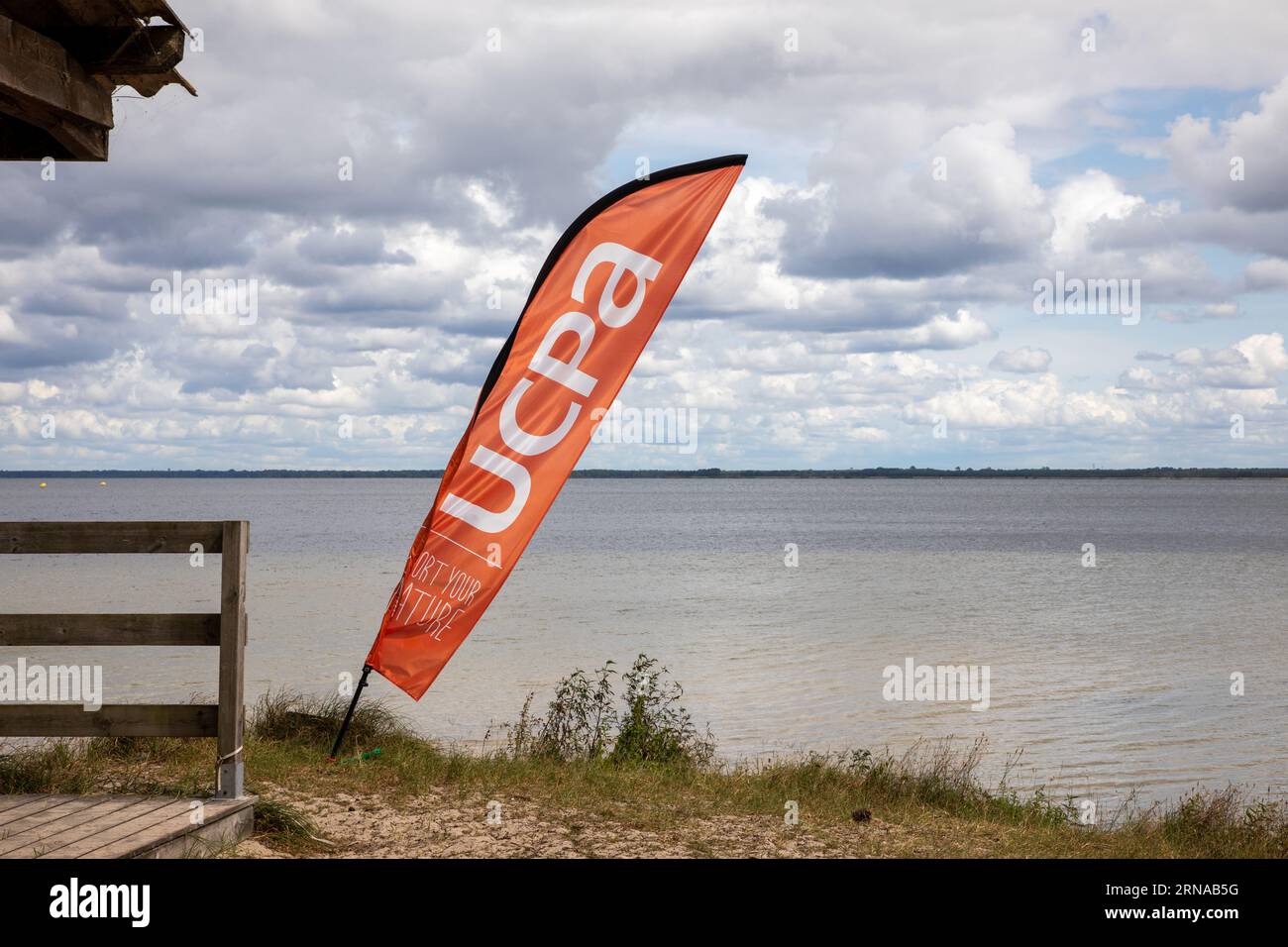 Carcans , France - 08 28 2023 : UCPA signe logo et texte de marque sur ...