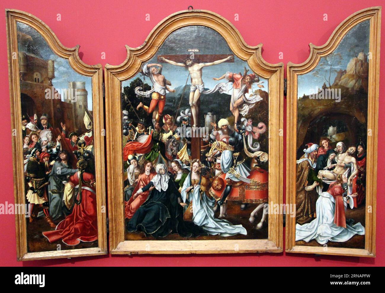 Triptyque avec la crucifixion Banque de photographies et d’images à haute résolution - Alamy