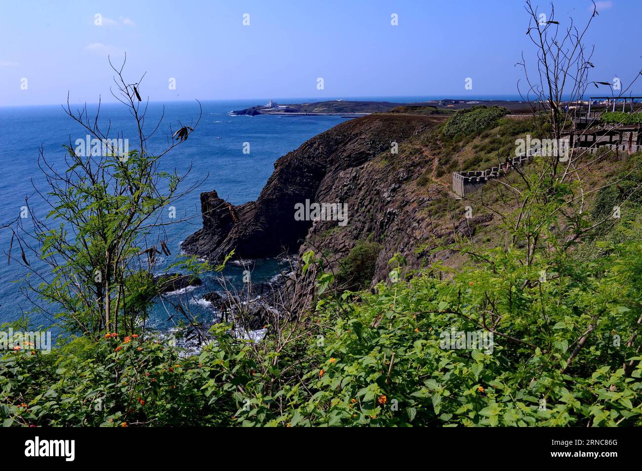 La côte de Chimei Hsu est vue dans le comté de Penghu, au sud-est de la ...