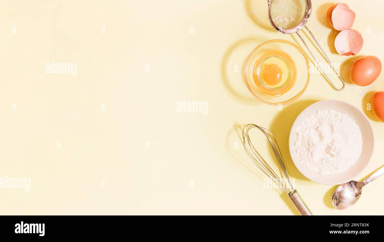 Cake ingredients Banque de photographies et d’images à haute résolution ...