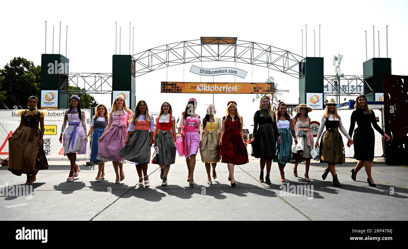 03 septembre 2023, Bavière, Munich : dpa-Exklusiv - les modèles Lara ...