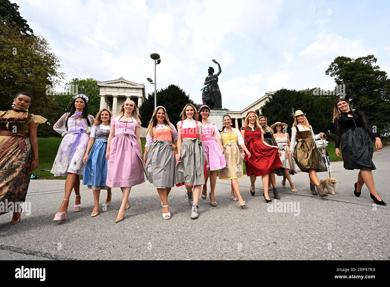 03 septembre 2023, Bavière, Munich : dpa-Exklusiv - les modèles Lara ...