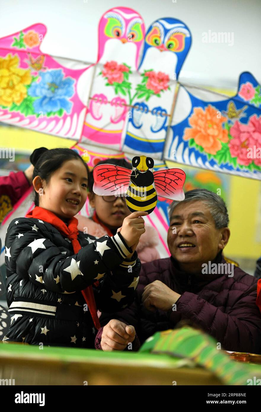 (190222) -- PÉKIN, 22 février 2019 -- Fu Xianming, passionné de cerf ...