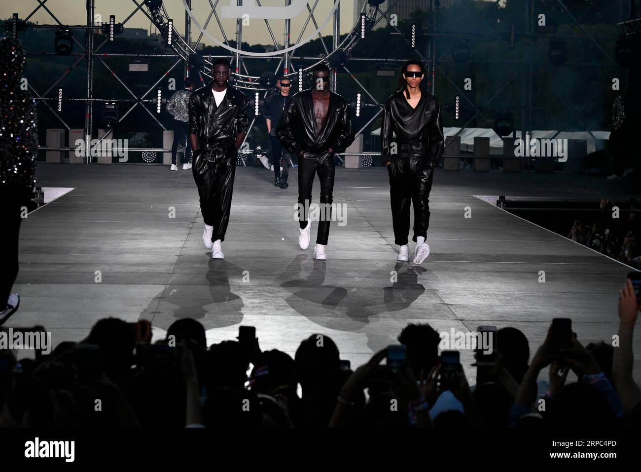 Paris fashion balmain Banque de photographies et d’images à haute ...