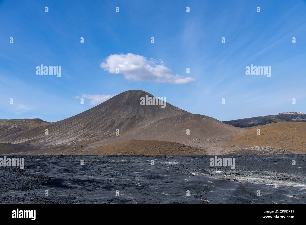 Zone du volcan fagradalsfjall Banque de photographies et d’images à ...