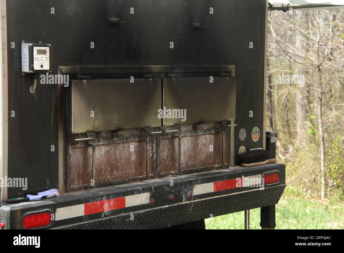 Remorque fermée Banque de photographies et d’images à haute résolution ...