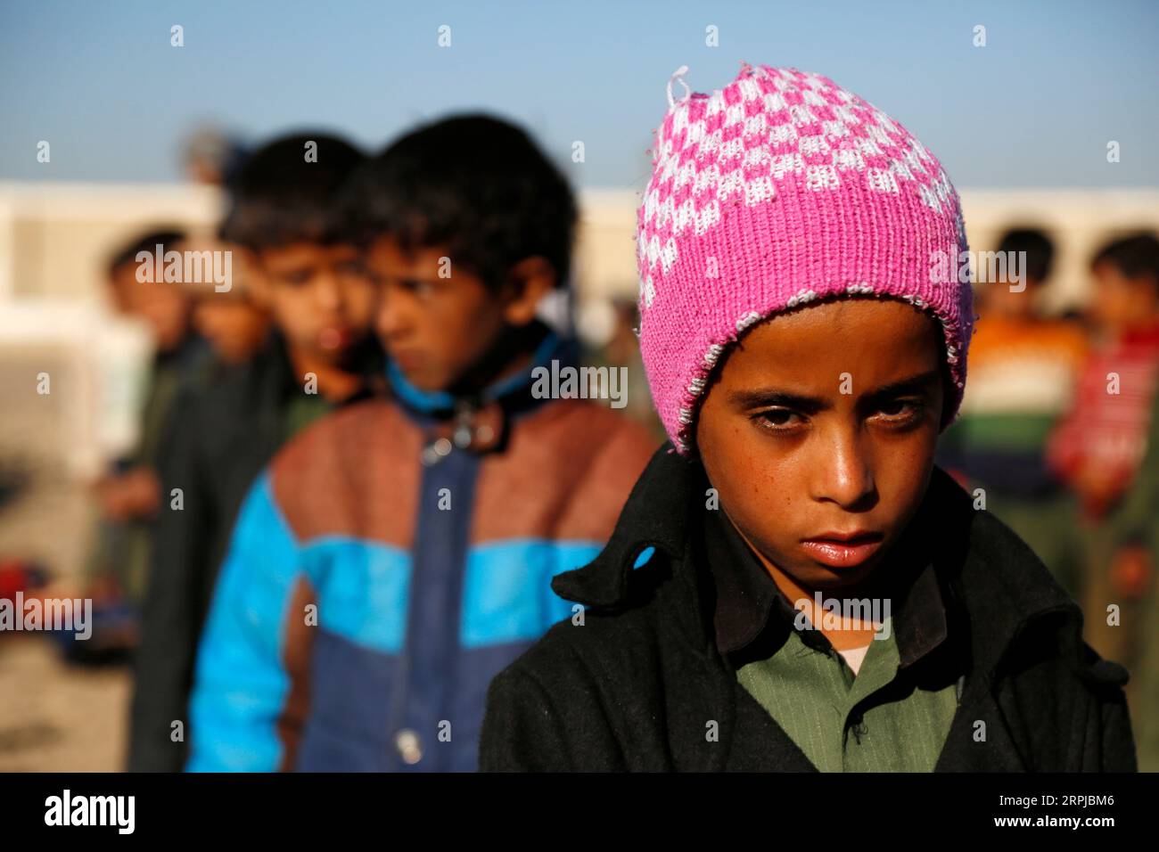 191204 -- SANAA, 4 décembre 2019 -- des élèves font des exercices ...