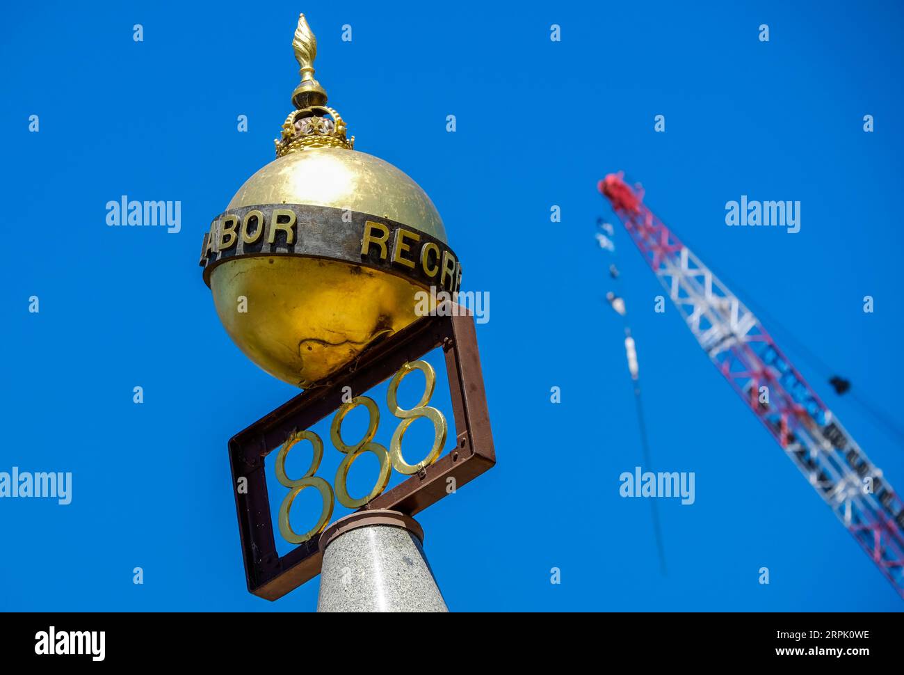 8 heures Banque de photographies et d’images à haute résolution - Alamy