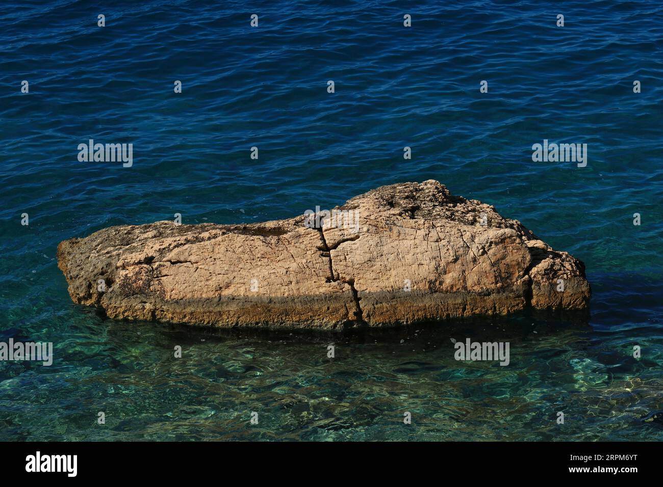 Plages de rochers Banque de photographies et d’images à haute ...