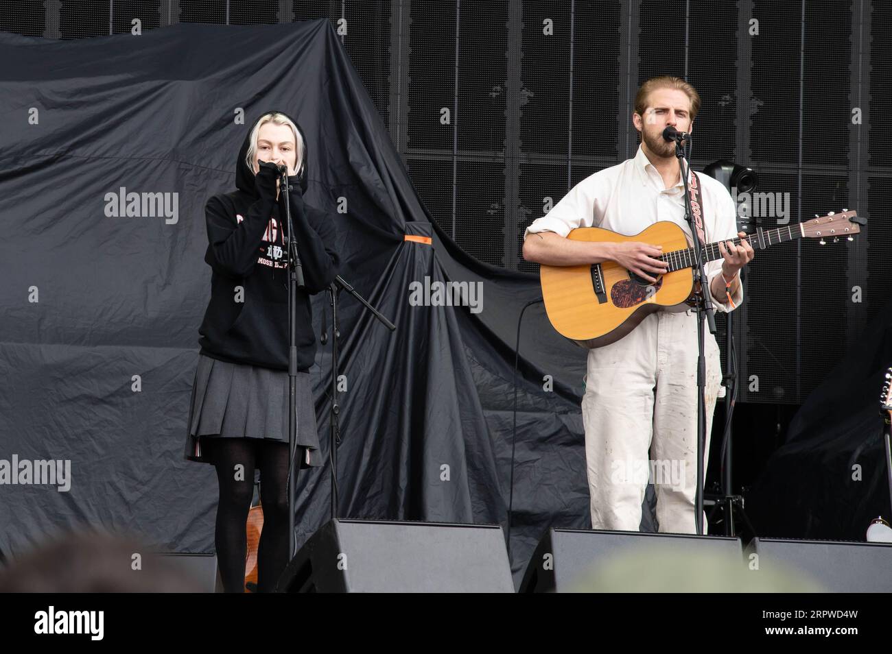 Christian lee hutson et phoebe bridgers Banque de photographies et d’images à haute résolution ...
