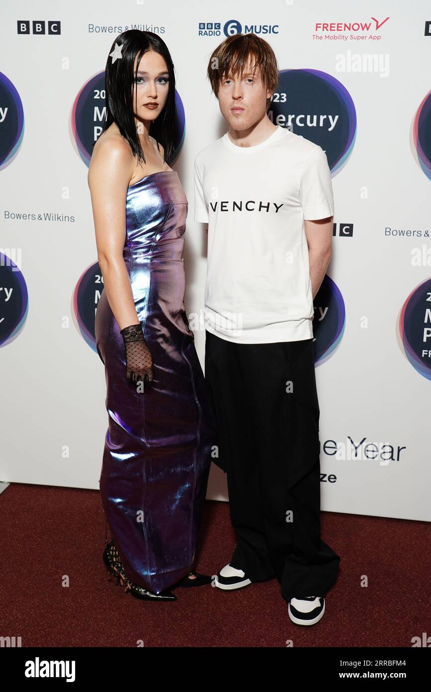 Georgia Ellery (à gauche) et Taylor Skye de Jockstrap assistent à la remise des prix Mercury ...