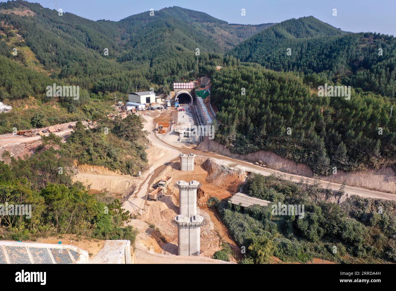 211213 -- NANNING, 13 décembre 2021 -- une photo aérienne prise le 13 décembre 2021 montre le ...