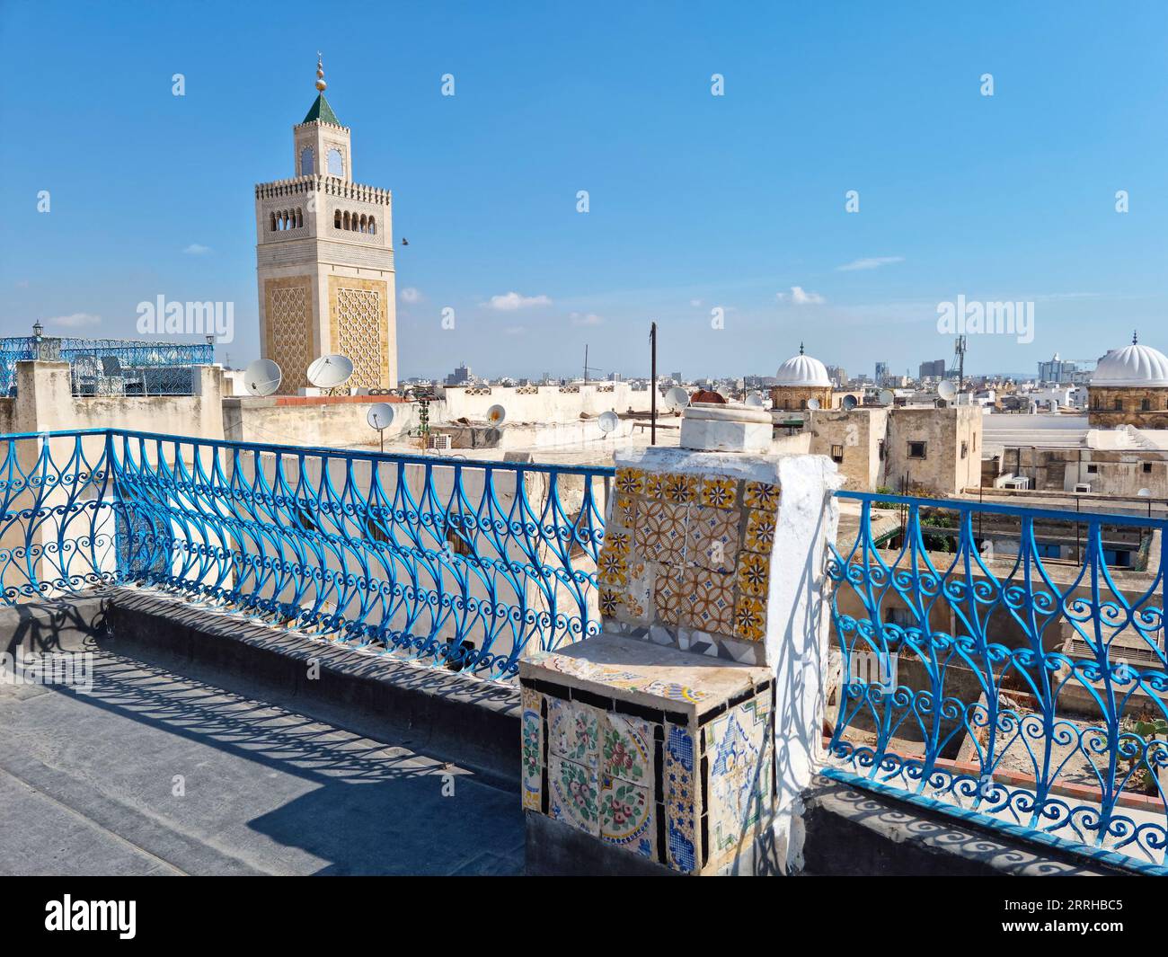 Tunis downtown view Banque de photographies et d’images à haute ...