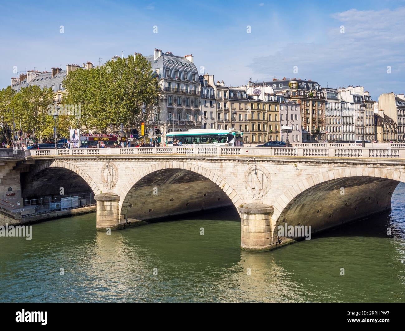 Paris by the pont saint michel Banque de photographies et d’images à ...