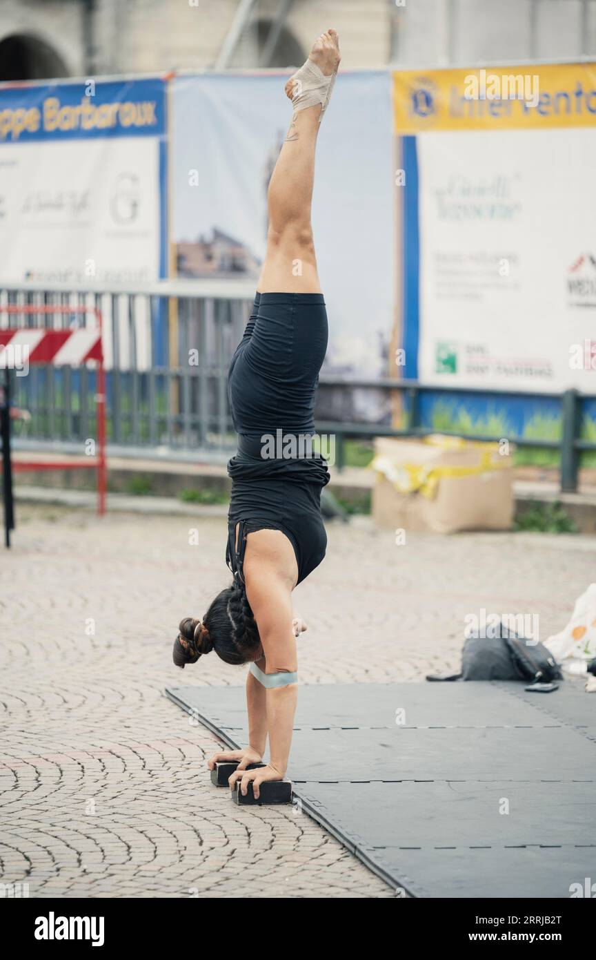 Gymnastics exercises Banque de photographies et d’images à haute ...