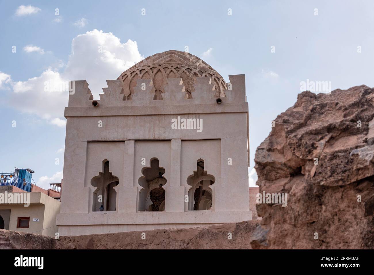 La ville historique de Koubba el-Baadiyn à Marrakech, datant de la ...