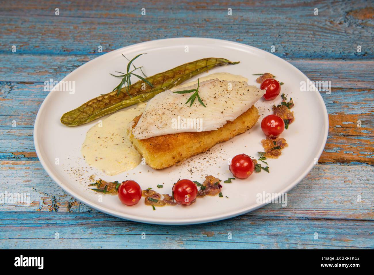 RECETTE DE POISSON, POISSON DE MER SAINT-PIERRE, FILET ACCOMPAGNÉ DE ...