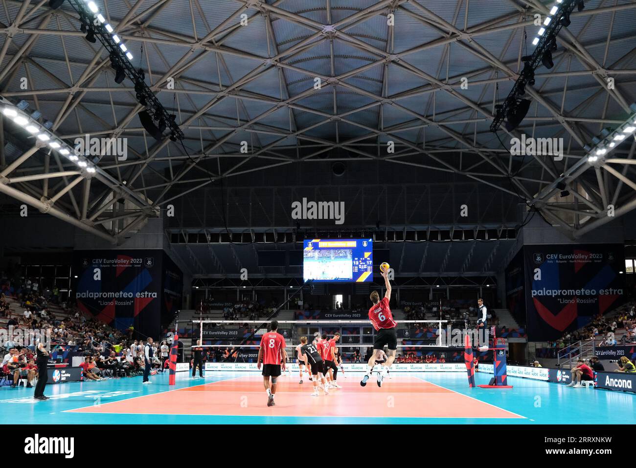 Reto giger Banque de photographies et d’images à haute résolution - Alamy