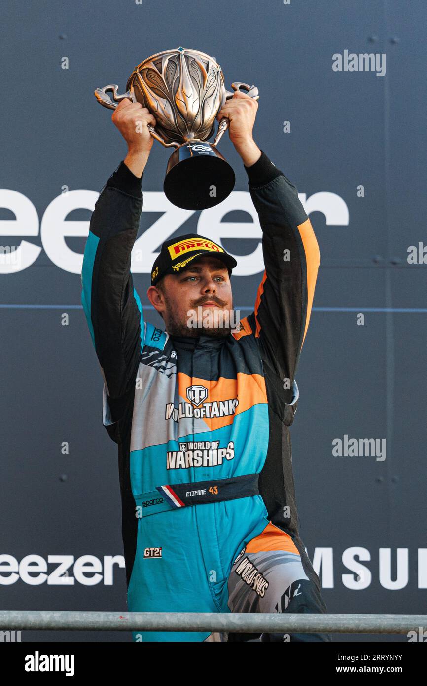 Etienne moustache, War Gaming, podium portrait lors du GP Explorer ...