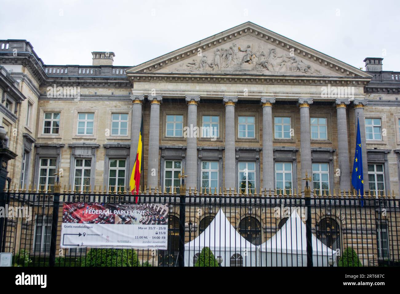 Vue de la façade de palais de la Nation à Bruxelles, Belgique, siège du ...