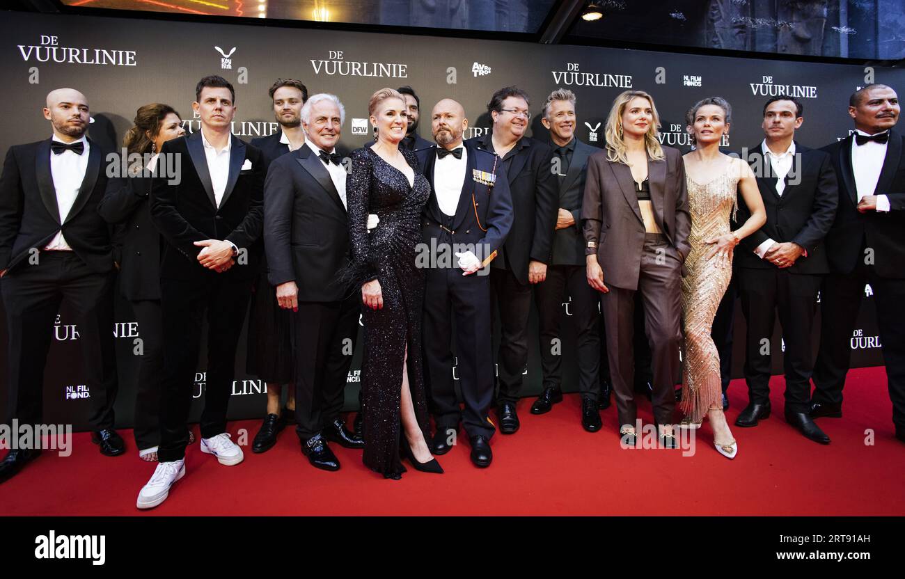 AMSTERDAM - le casting et l'équipe du film Fire Line sur le tapis rouge ...
