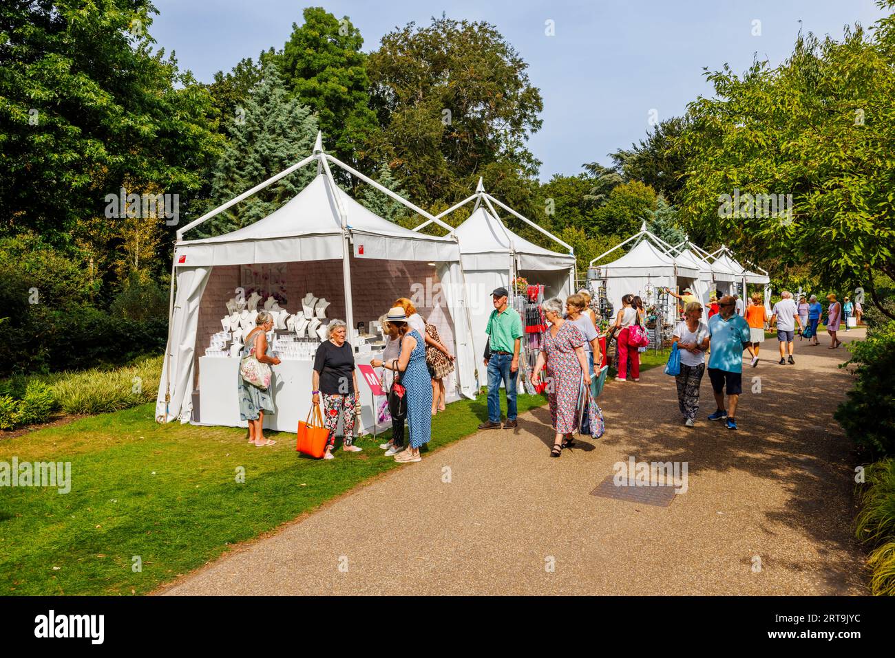 Stands et expositions au RHS Wisley Flower Show soutenu par Stressless ...