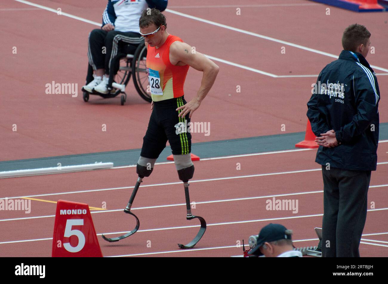 Double amputee Banque de photographies et d’images à haute résolution ...