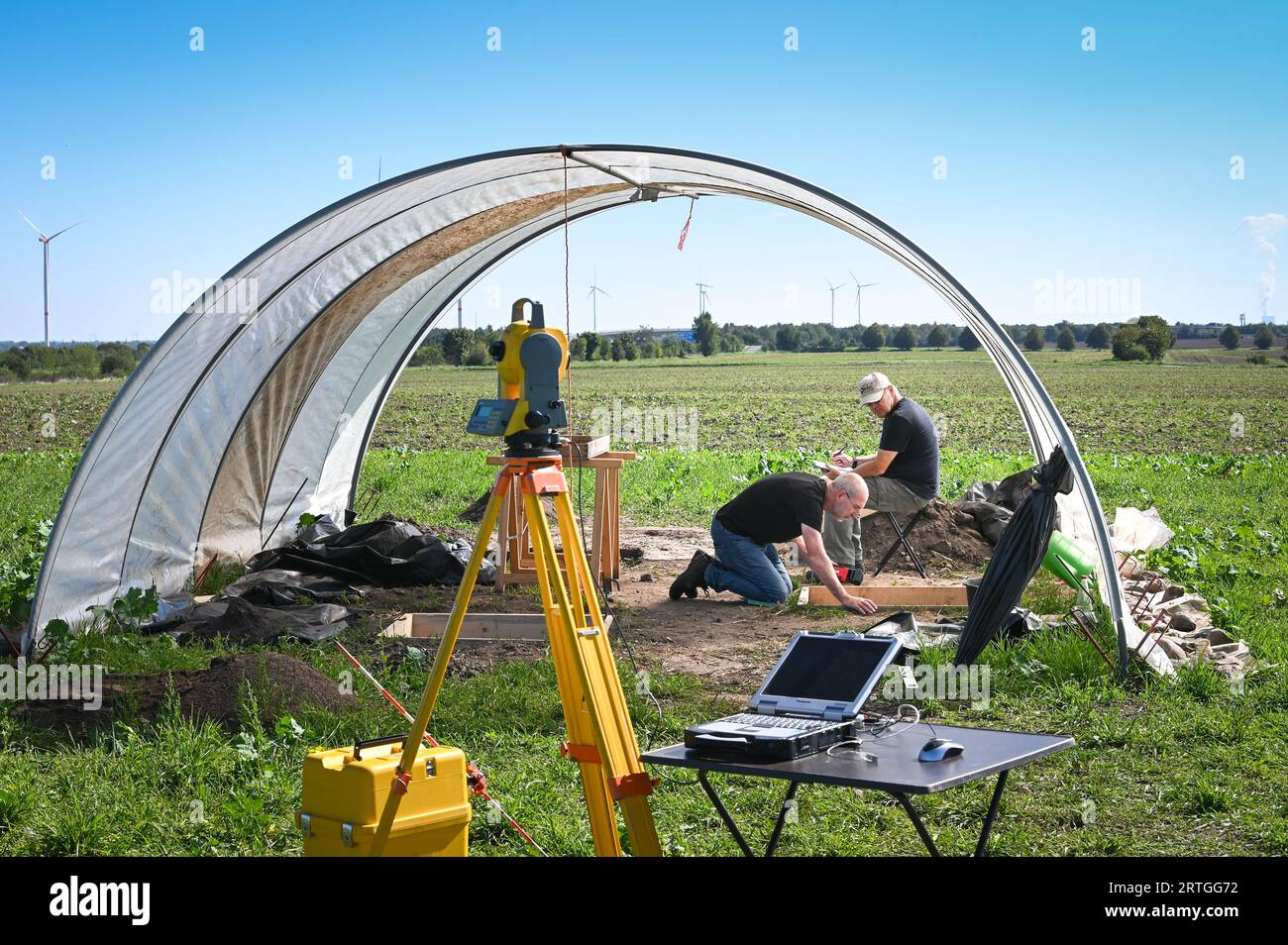 Dehlitz, Allemagne. 04 septembre 2023. Sous un pare-soleil, Andreas ...