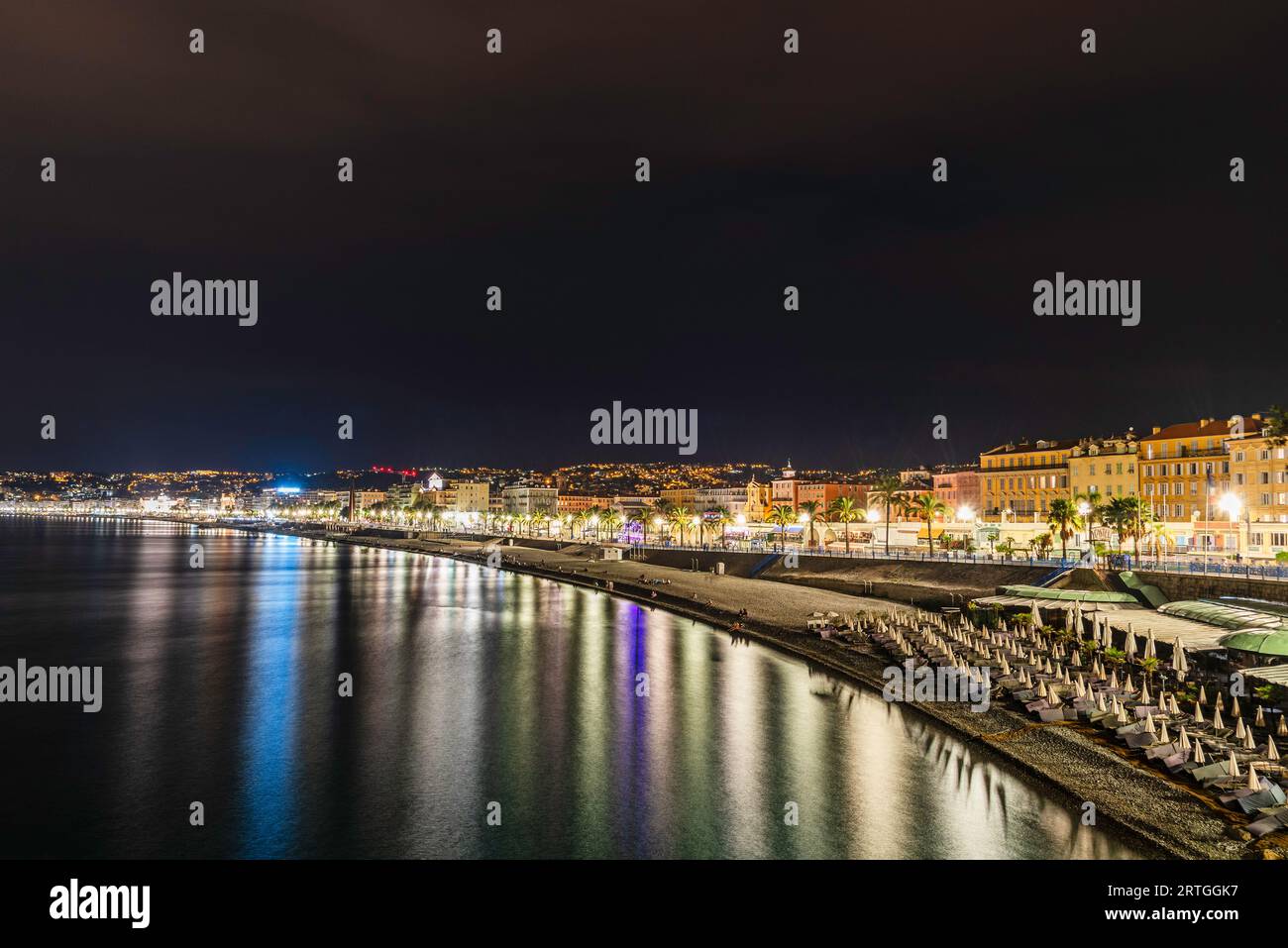 Nice promenade des anglais la nuit Banque de photographies et d’images ...