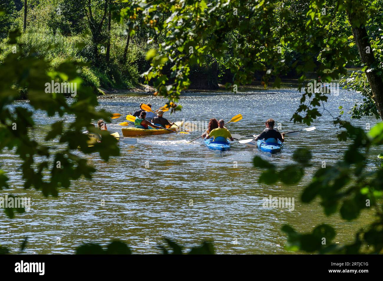 Point de départ pour le kayak à Houyet. Départ du voyage pour les ...