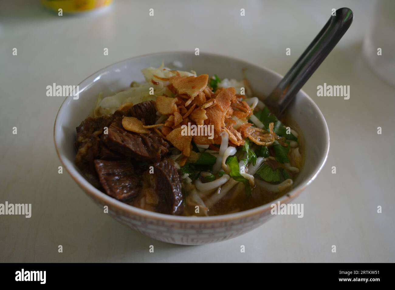Cuisine traditionnelle de soupe de boeuf buffle typique de la ville de ...