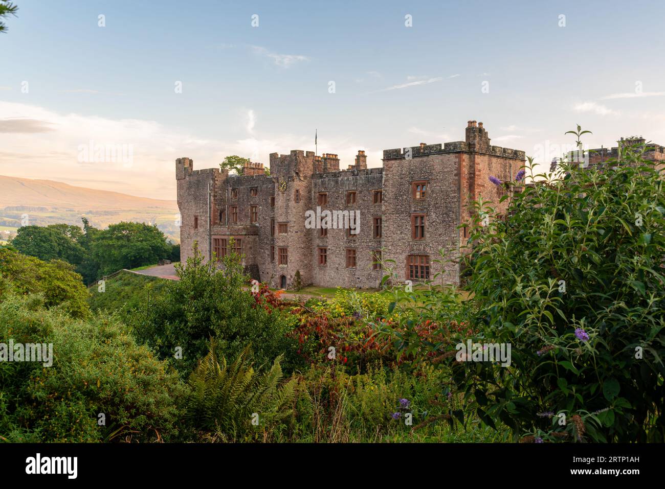 Muncaster castle lake district Banque de photographies et d’images à ...